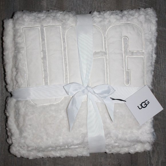 UGG | Bedding | Nwt Ugg Home Plush Logo 5 X 70 Throw Blanket Snow White ...